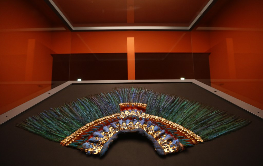 Aztec Feather Mosaics of the Old and New World – Feather Mosaics